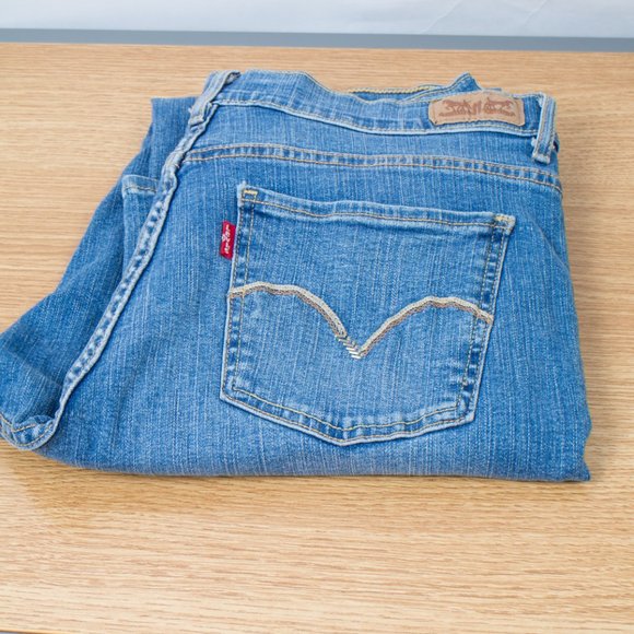 Levi's | Jeans | Levis 52 Perfectly Slimming Straight Leg 7 28 X 28 ...